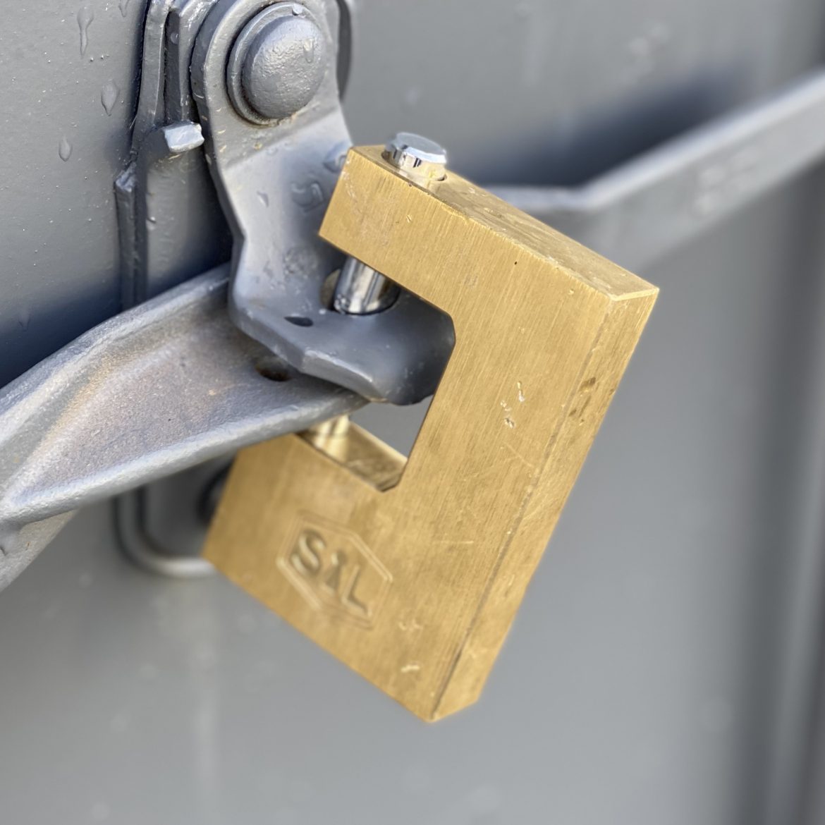 Heavy Duty Door Lock - Key Operated - Grey Box Group Ltd